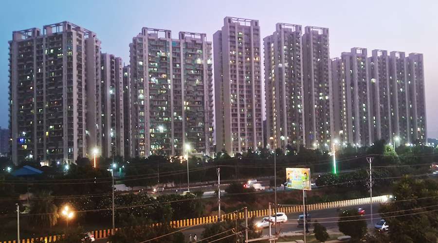 Top 10 Best High-Rise Residential Societies For Living in Noida ...